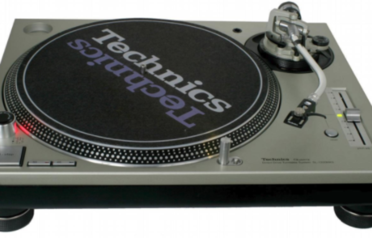 Turn Table - Technics SL1200Mk5 - The Event Mill